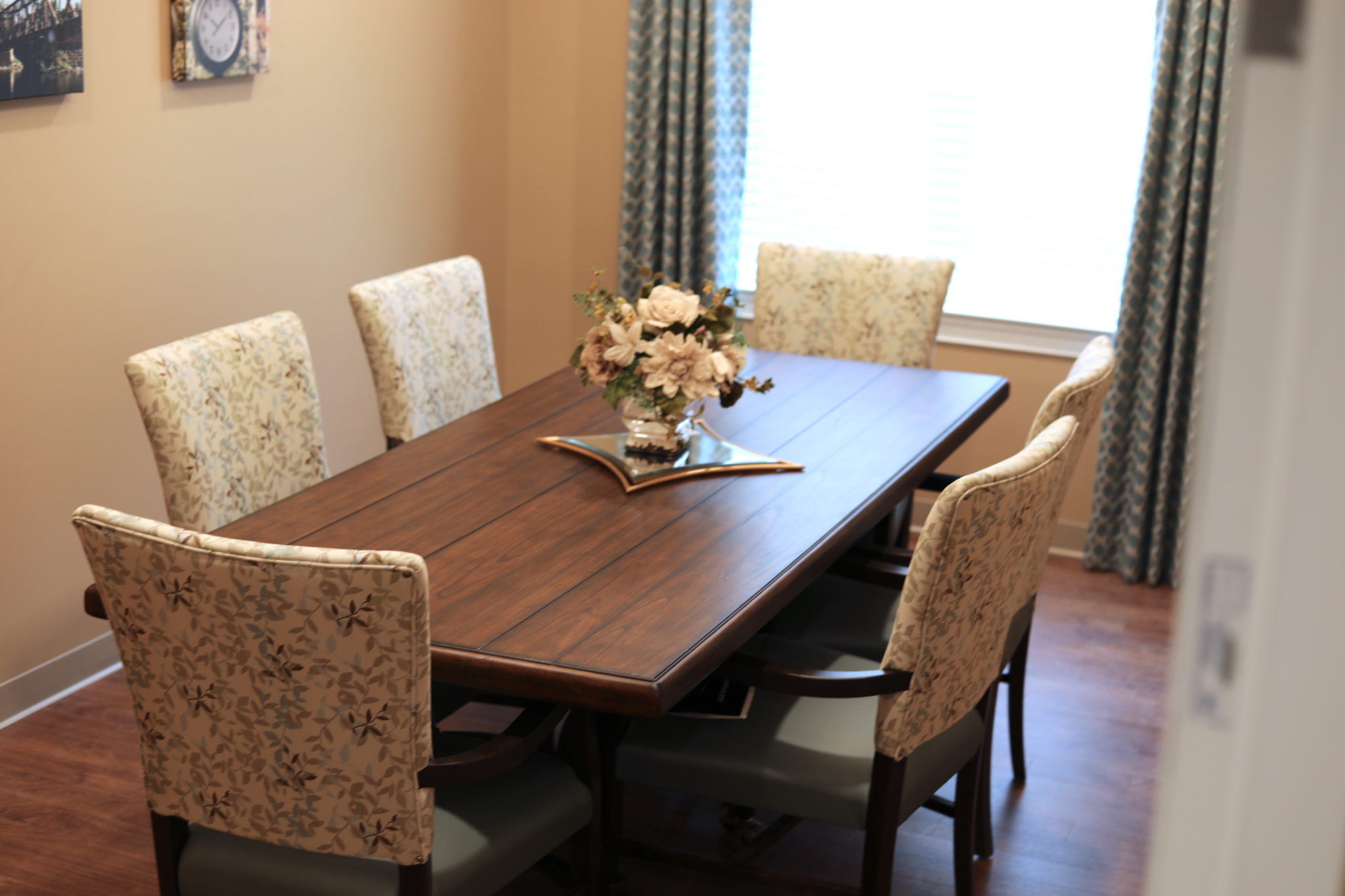 Alzheimer’s and Dementia Amenities - South Mountain Memory Care